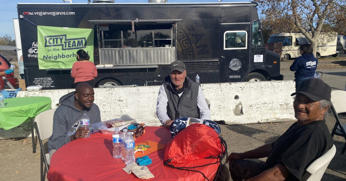 Food truck feeds San Jose's homeless on Thanksgiving