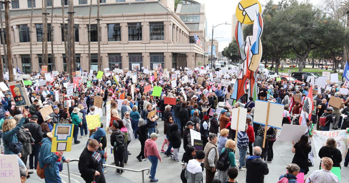 San Jose protest against President Trump draws hundreds - San José ...